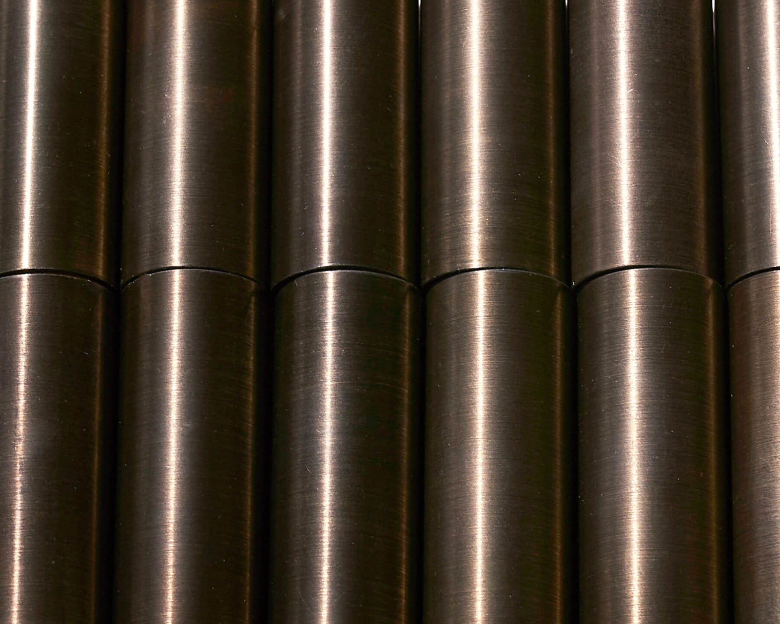 what does bronze metal look like